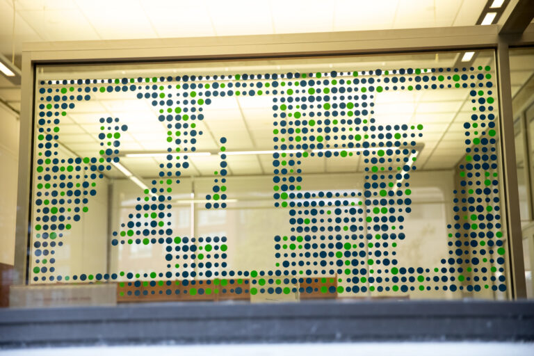 24/7 study spaces | MIT Libraries