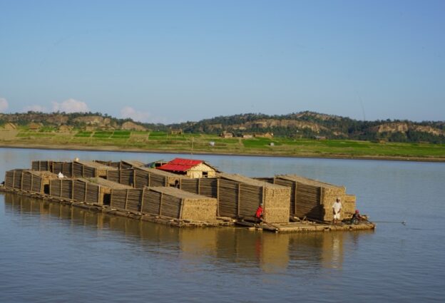 Irrawaddy River: People, Landscapes & Boats | MIT Libraries Exhibits